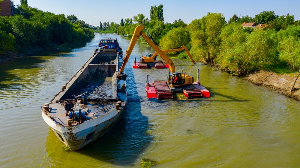 Mechanical Dredging into Scow - SNF